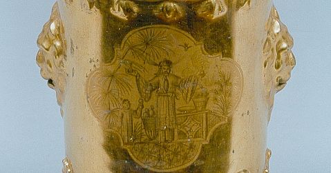 Großer reliefierter Becher mit Golddekor - Bayerisches Nationalmuseum