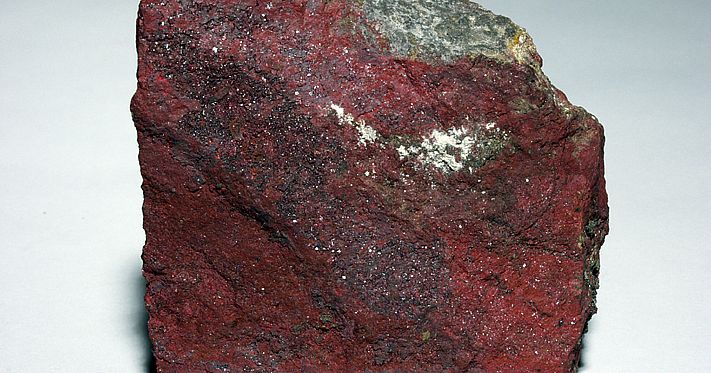 Mineral: Cinnabarit - Bayerisches Nationalmuseum