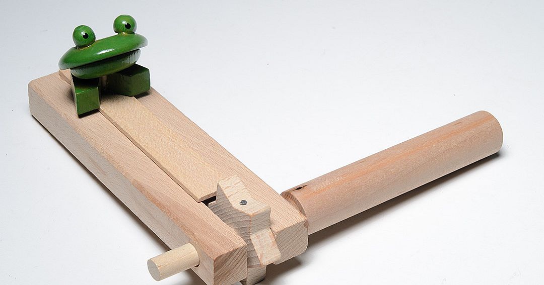 Lärminstrument: Ratsche mit Frosch - Bayerisches Nationalmuseum