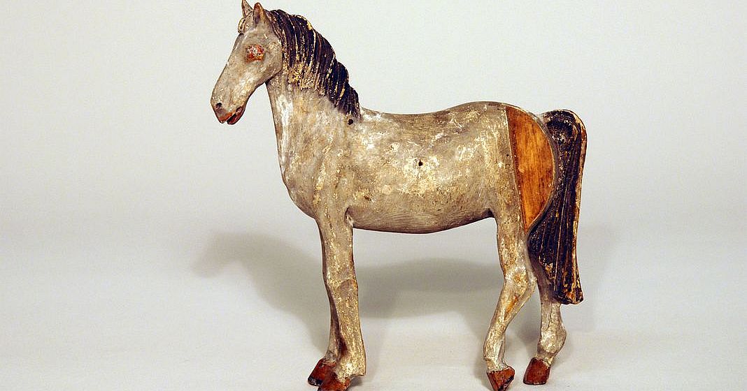 Tierfigur: Pferd, stehend - Bayerisches Nationalmuseum