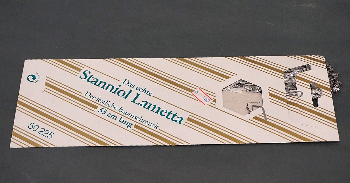 Christbaumschmuck: Lametta in Originalverpackung - Bayerisches ...