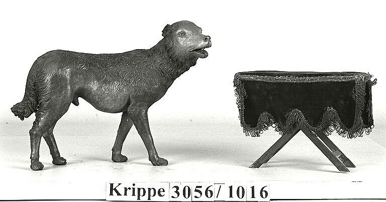 Tierfigur: Hund mit Kopf nach rechts gewendet - Bayerisches Nationalmuseum
