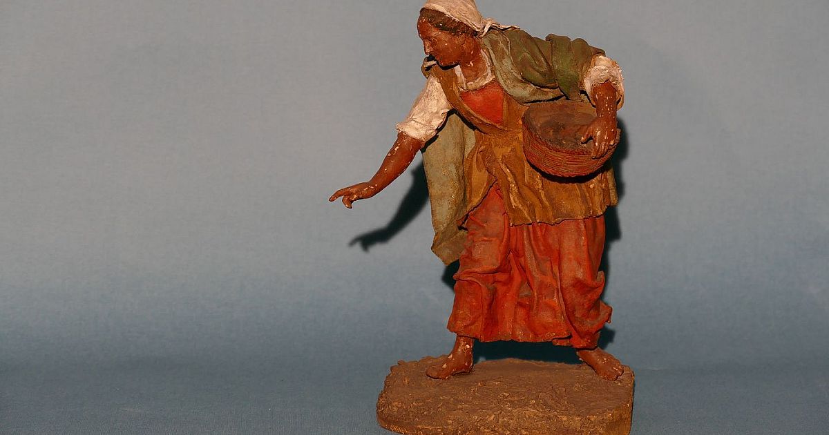 Frau mit Korb (Krippenfigur) - Bayerisches Nationalmuseum