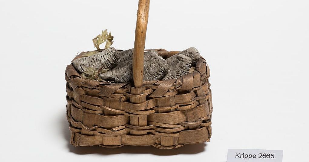 Krippenzubehör: Korb gefüllt mit Rüben - Bayerisches Nationalmuseum