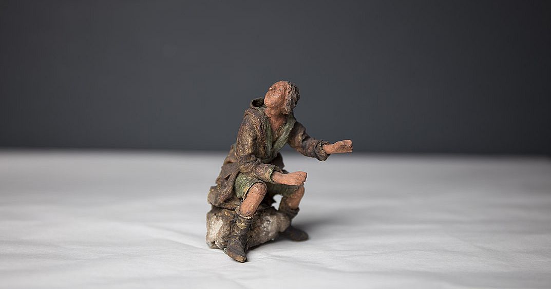 Sitzender Mann (Krippenfigur) - Bayerisches Nationalmuseum