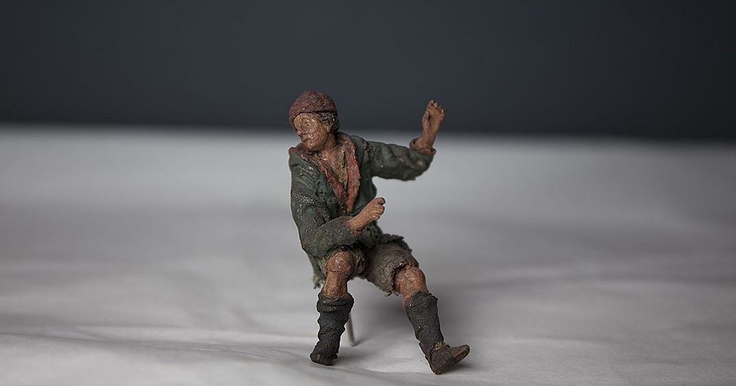 Sitzender Mann (Mitte) (Krippenfigur) - Bayerisches Nationalmuseum