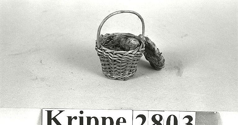 Krippenzubehör: Korb von geschälter Weide - Bayerisches Nationalmuseum