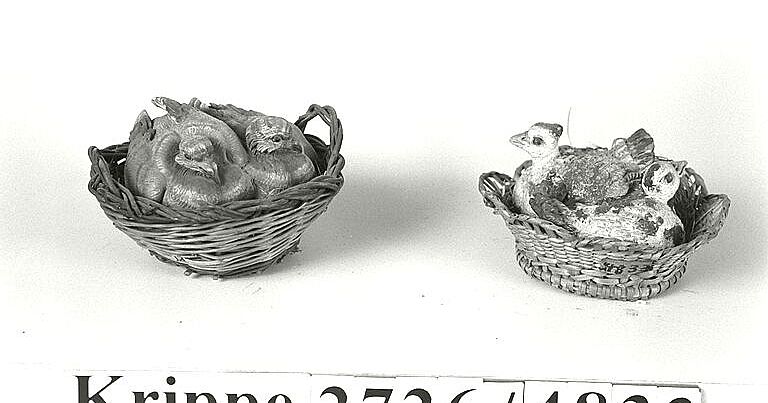 Krippenzubehör: Korb gefüllt mit zwei Tauben - Bayerisches Nationalmuseum