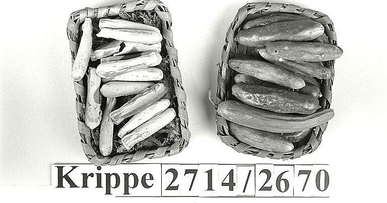 Krippenzubehör: Korb gefüllt mit Gurken - Bayerisches Nationalmuseum