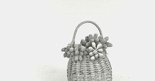Krippenzubehör: Korb gefüllt mit Trauben - Bayerisches Nationalmuseum