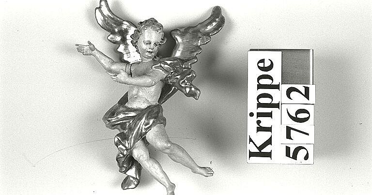 Schwebender Engel mit blondem Lockenhaar (Krippenfigur) - Bayerisches ...