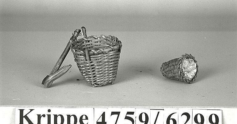 Krippenzubehör: Weidengeflochtener Korb gefüllt mit Moos - Bayerisches ...