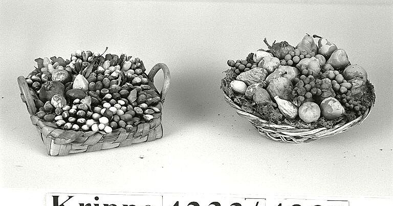 Krippenzubehör: Korb mit Äpfel, Lemonen und Trauben - Bayerisches ...