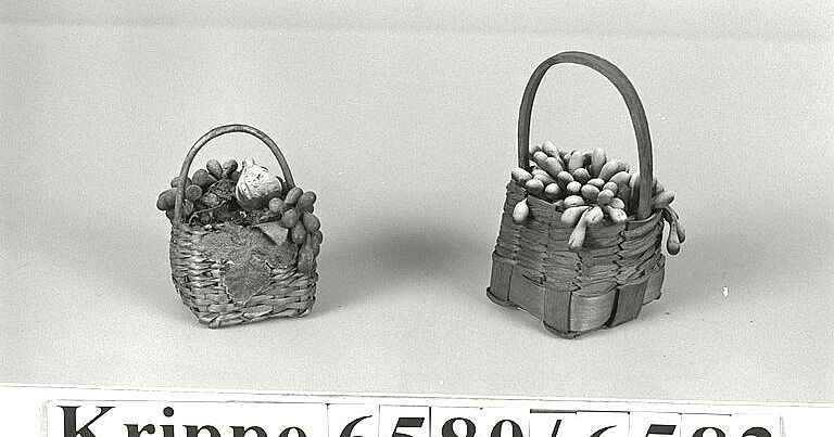 Krippenzubehör: Korb gefüllt mit Trauben - Bayerisches Nationalmuseum