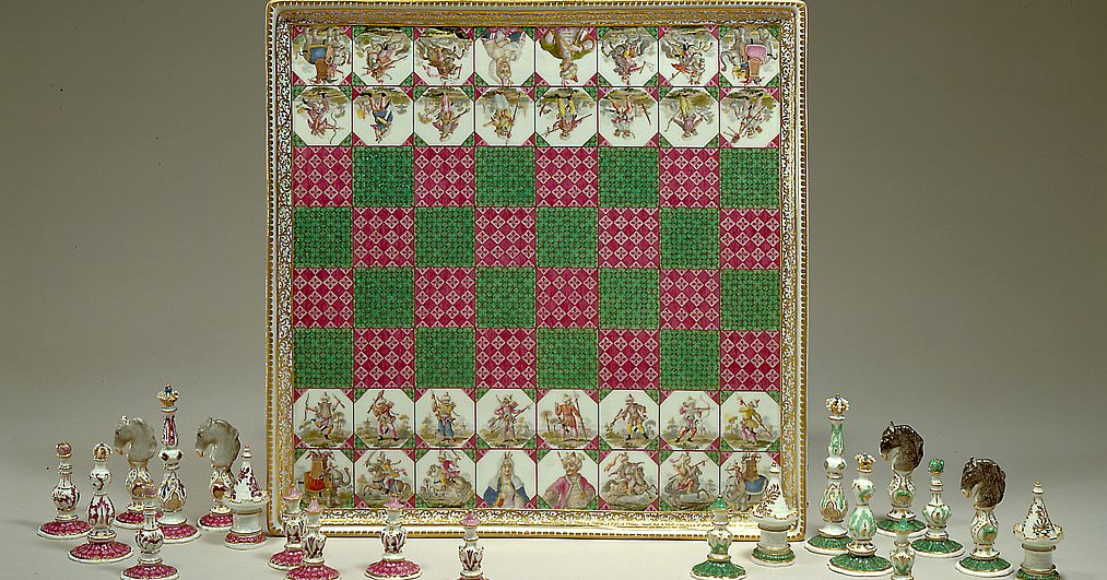 Schachfigur (violett): Turm - Bayerisches Nationalmuseum