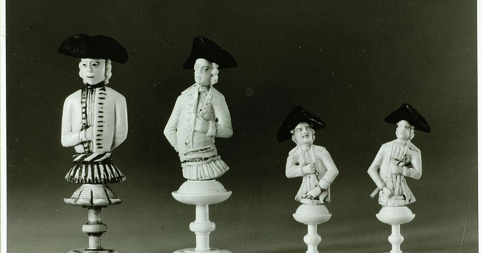 Schachfigur (Läufer): Handwerker mit Winkelmaß in der Linken ...