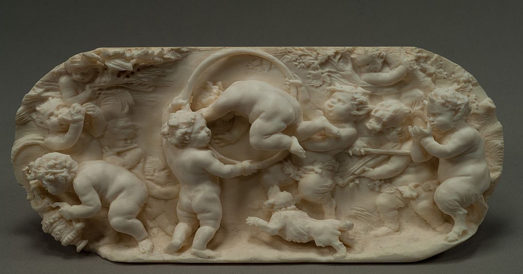 Kinder beim Reifenspiel (Relief) - Bayerisches Nationalmuseum