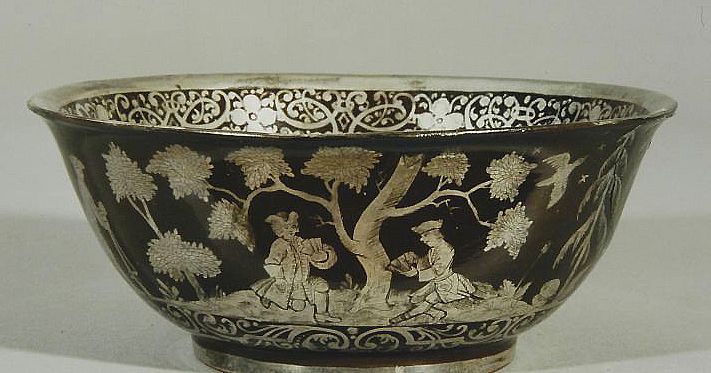 Kumme und Untertasse mit Soldatenszenen - Bayerisches Nationalmuseum