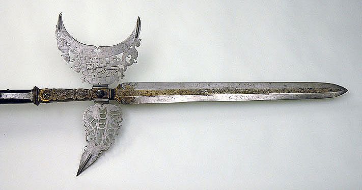 Trabanten-Helmbarte mit Wappen - Bayerisches Nationalmuseum