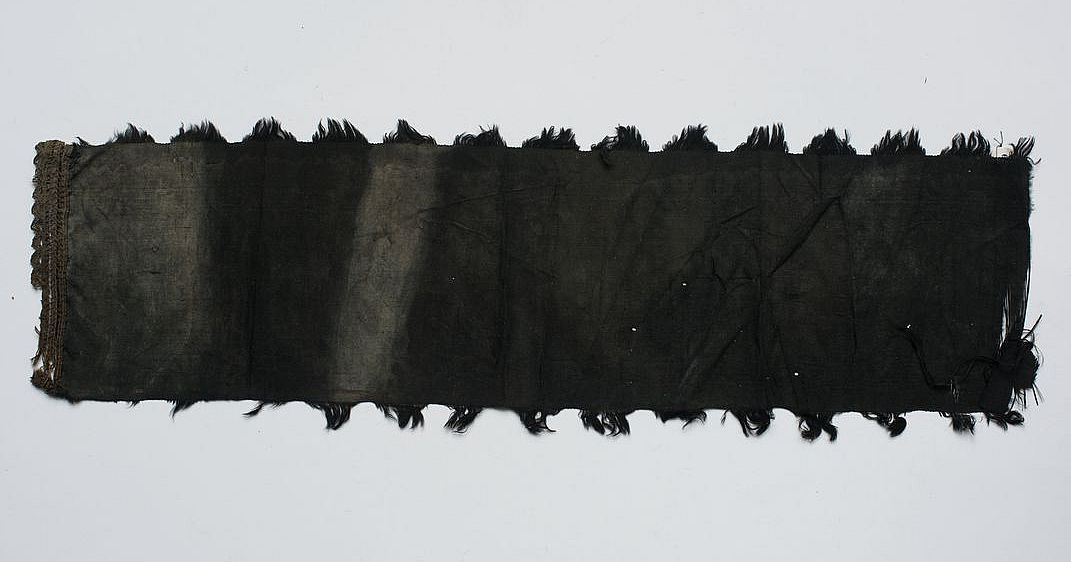 Fragment einer Seidenschärpe aus der Lauinger Fürstengruft ...