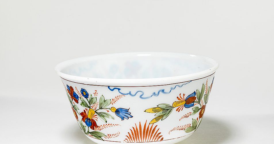 Kumme aus Milchglas - Bayerisches Nationalmuseum