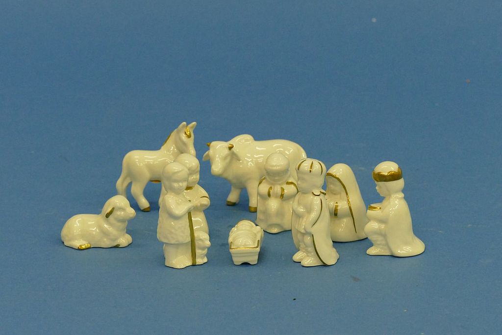 Weihnachtskrippe (9 Figuren) - Bayerisches Nationalmuseum